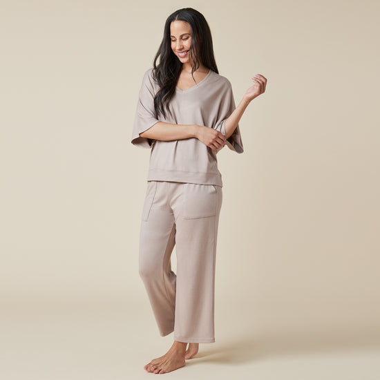 Dream Relaxed V-neck with Capri Lounge Set – Softies